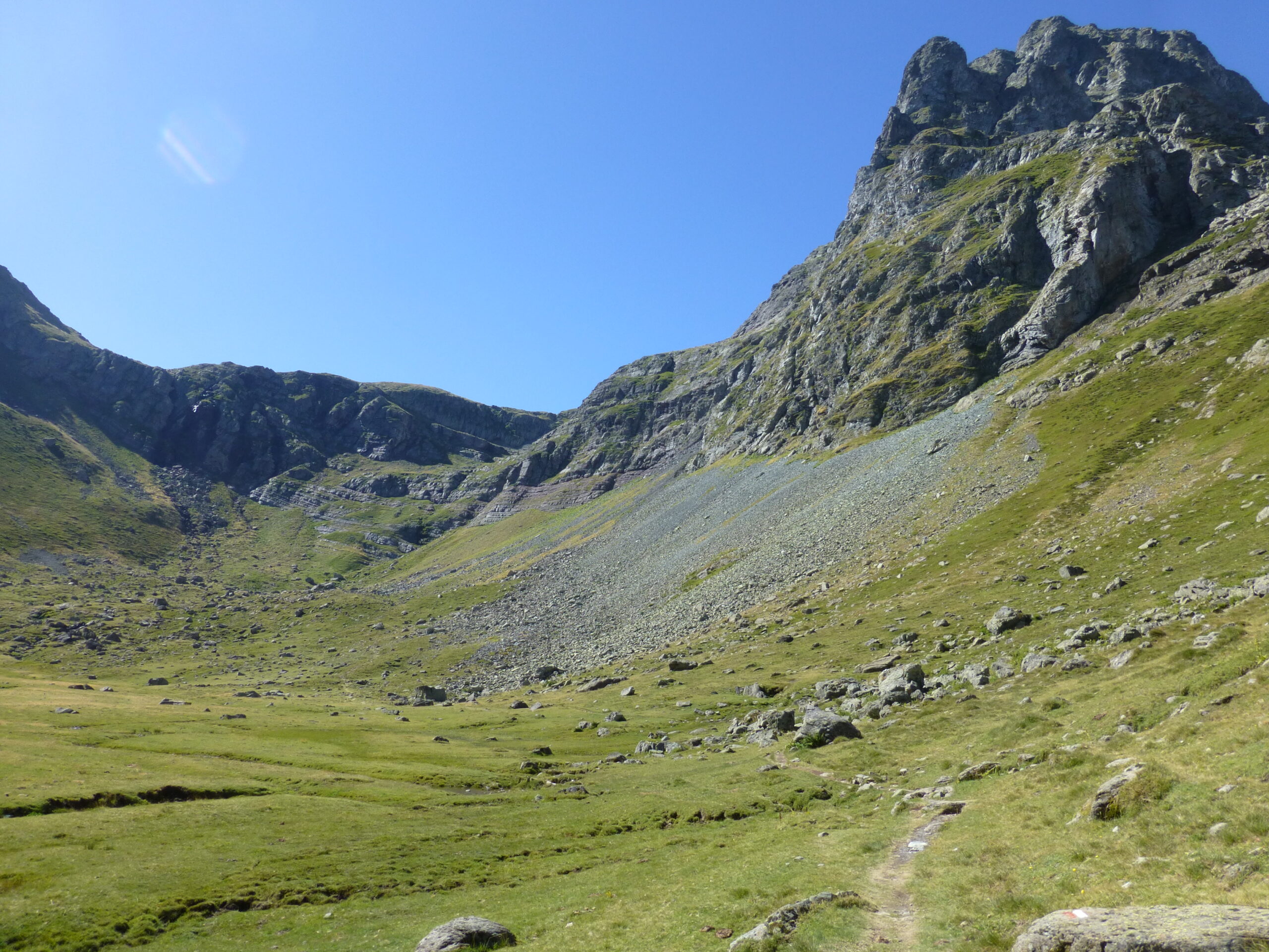 Marcha por el parque internacional Canal Roya - Mountain Wilderness España